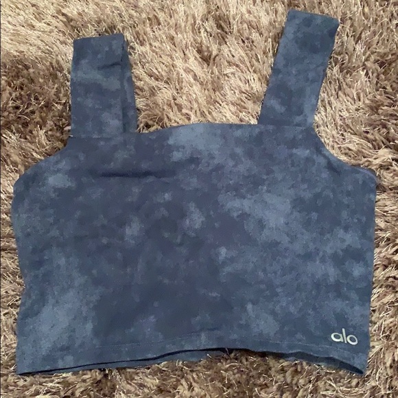 Tops | Alo Xs Crop Top Bra | Poshmark